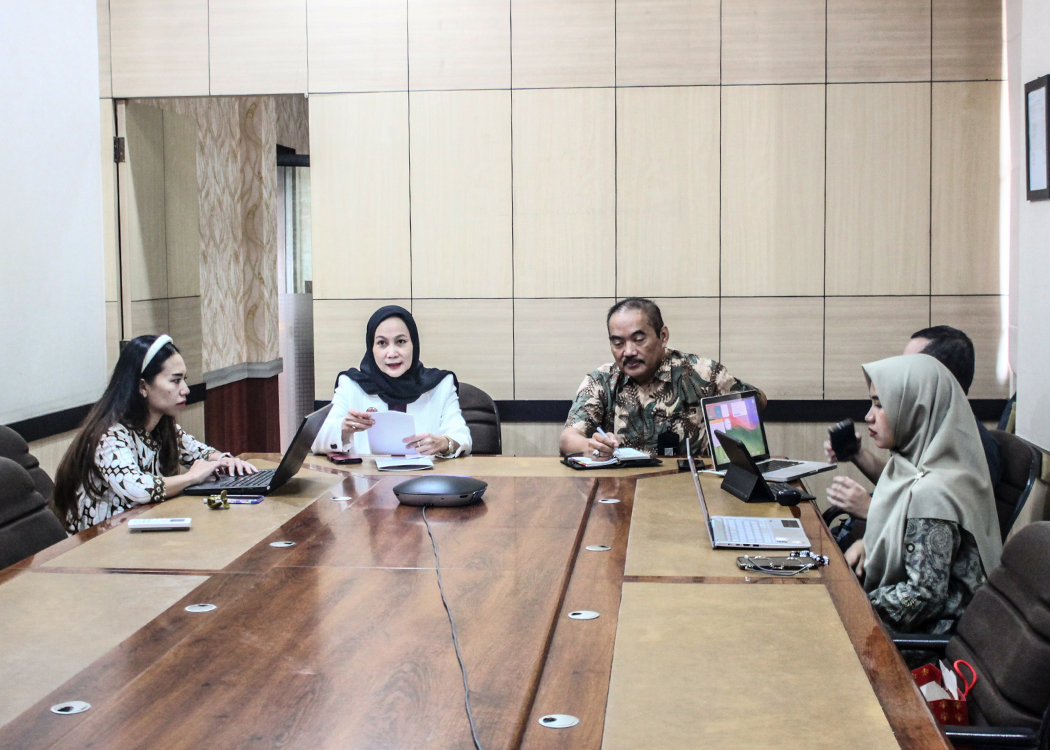 BPHN dan Kanwil Kemenkum Jabar Laksanakan Penguatan Materi Teknis Analisis dan Evaluasi ...